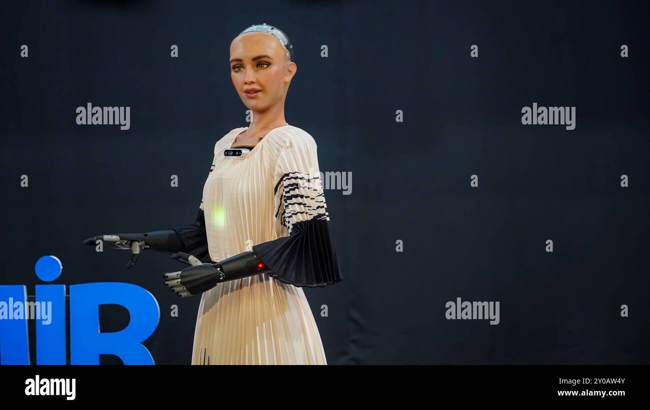 Famous female social humanoid robot Sophia, attended a conference ...