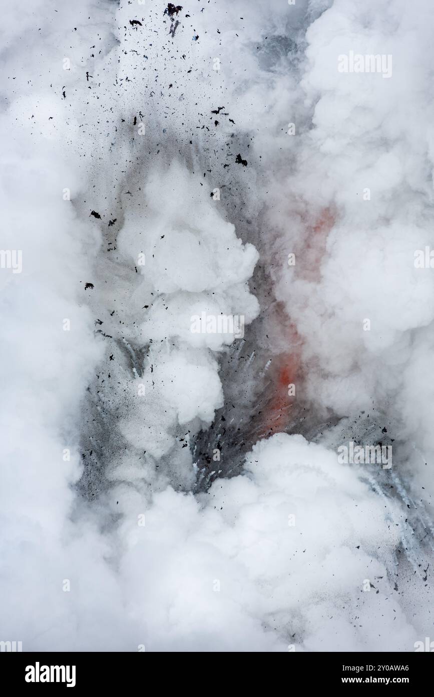 Hawaii's Kilauea volcano eruption formed a lava tube coming out the ...