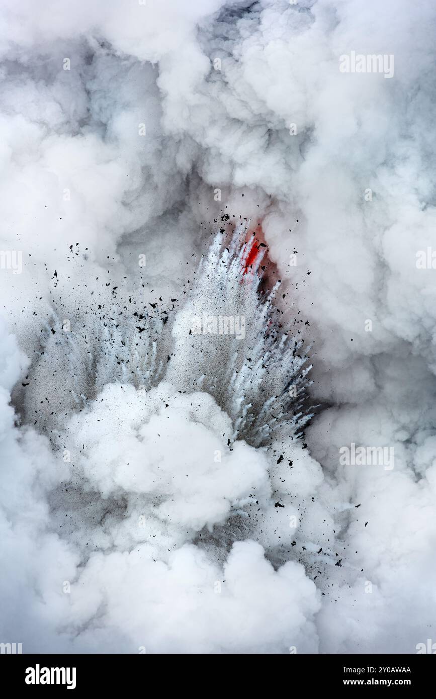 Hawaii's Kilauea volcano eruption formed a lava tube coming out the ...