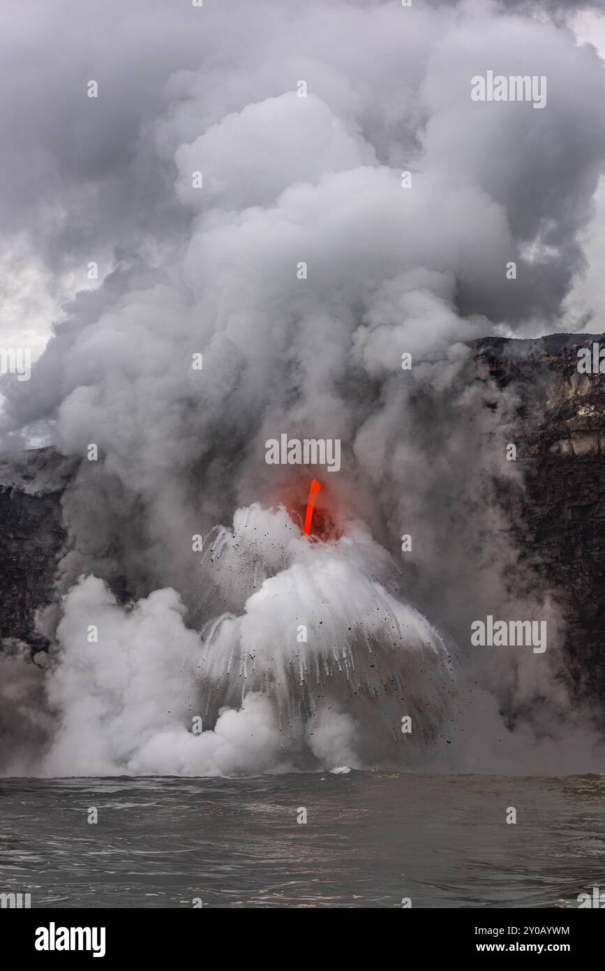 Hawaii's Kilauea volcano eruption formed a lava tube coming out the ...