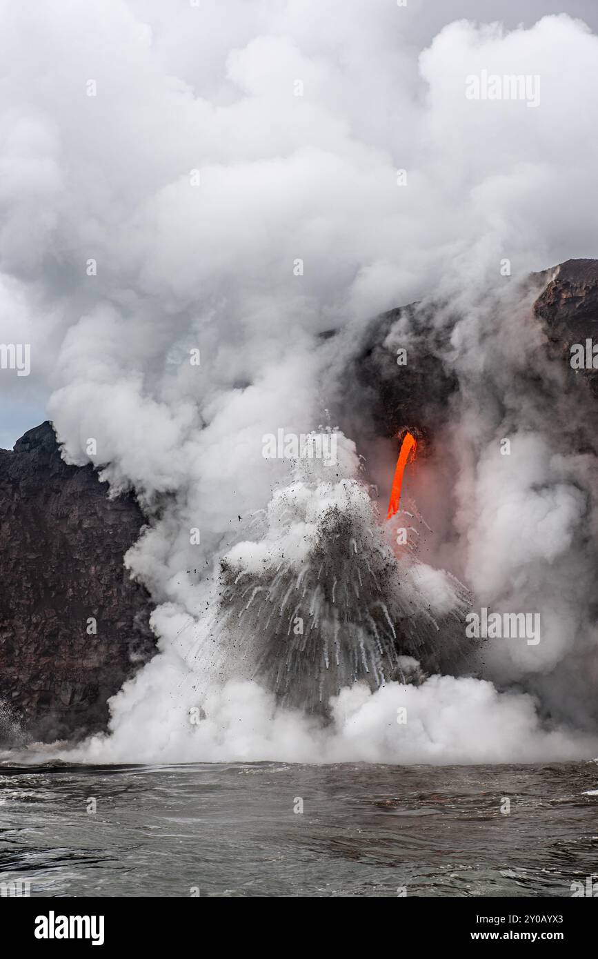 Hawaii's Kilauea volcano eruption formed a lava tube coming out the ...