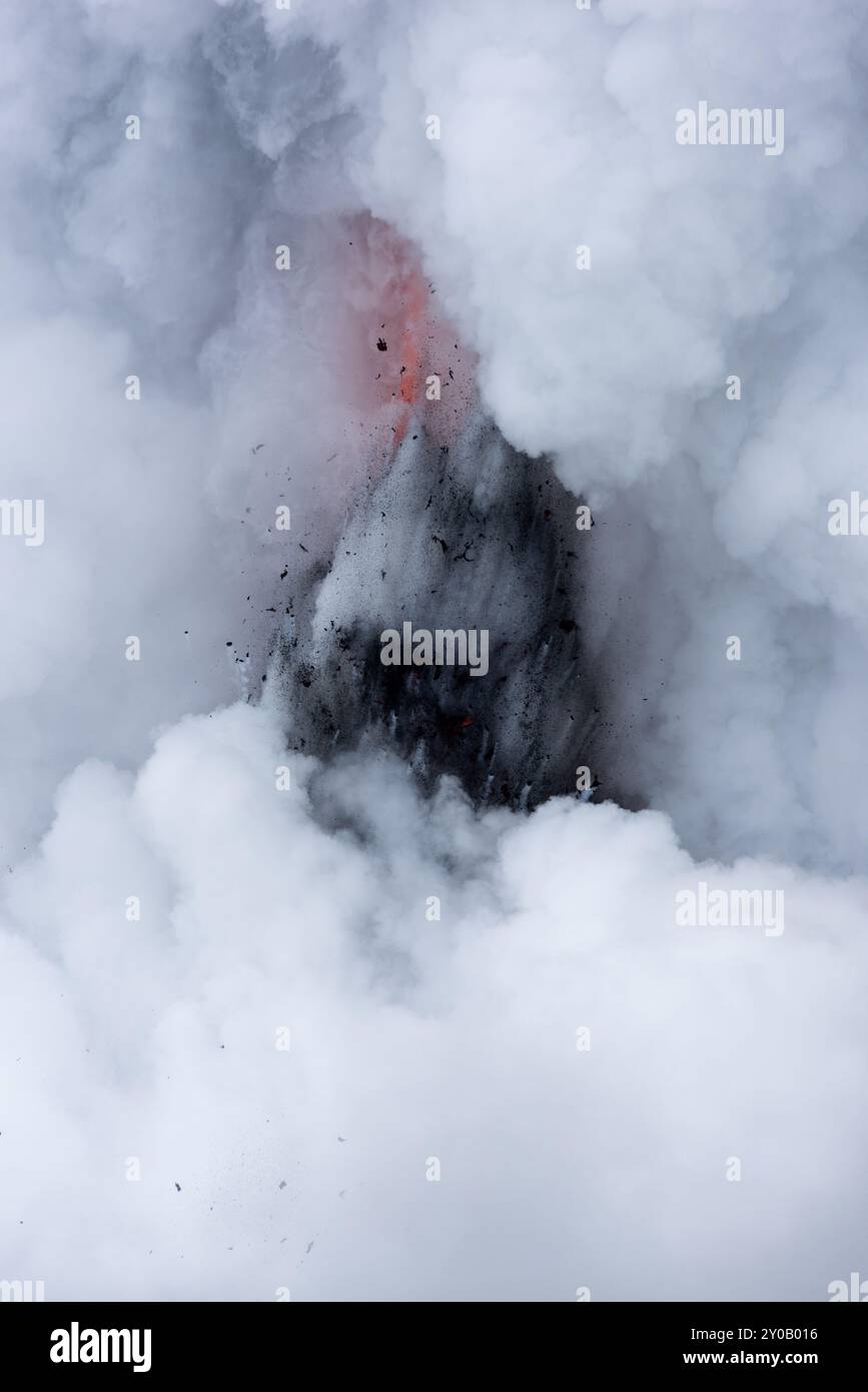 Hawaii's Kilauea volcano eruption formed a lava tube coming out the ...