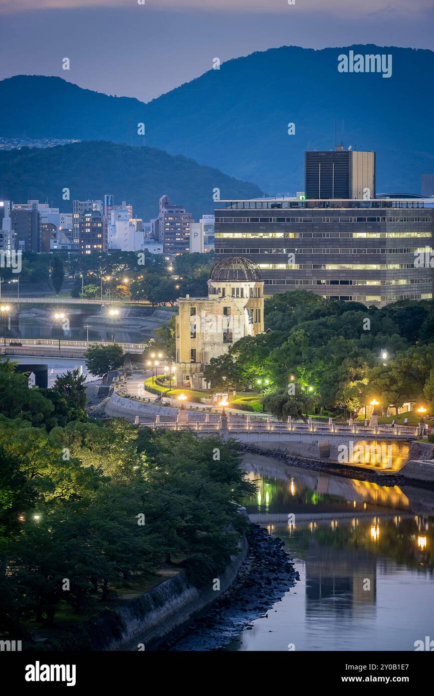 City skyline, Motoyasu river with A-Bomb Dome, Hiroshima, Japan Stock ...