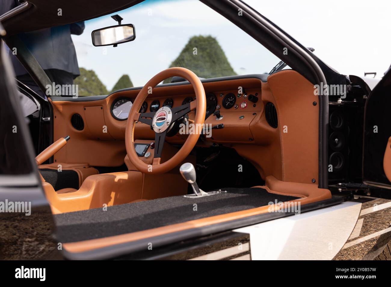 Classic ford gt40 hi-res stock photography and images - Alamy