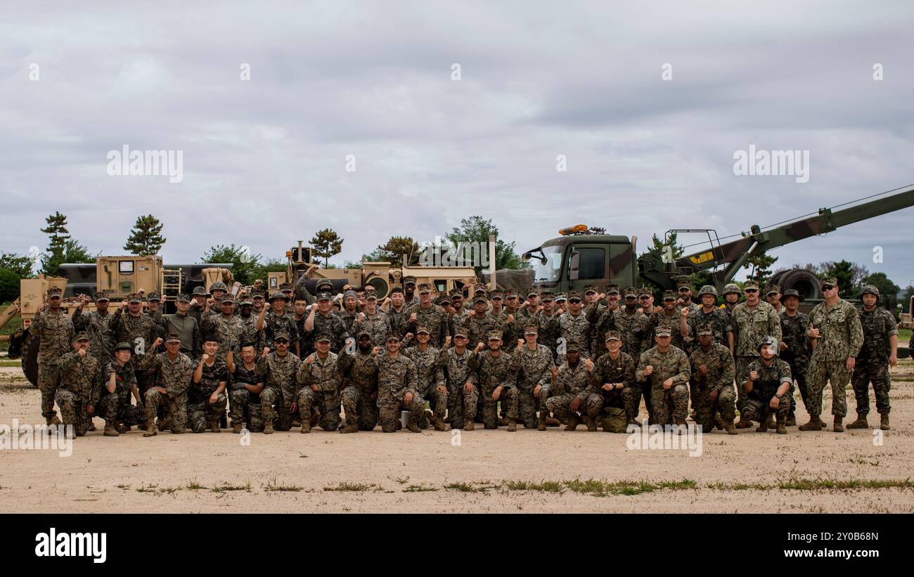 Marines assigned combat logistics hi-res stock photography and images ...