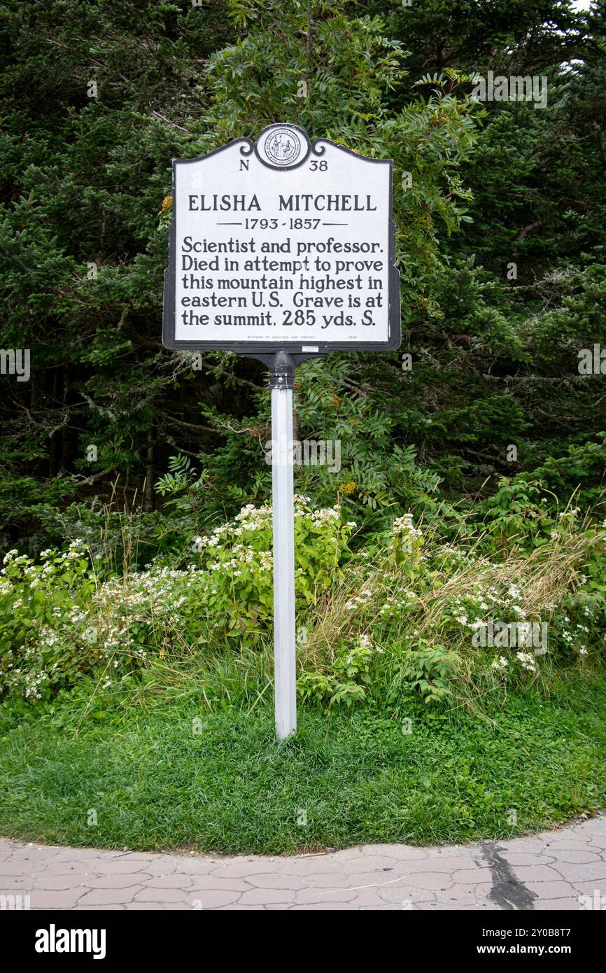 Summit sign on summit mount hi-res stock photography and images - Alamy