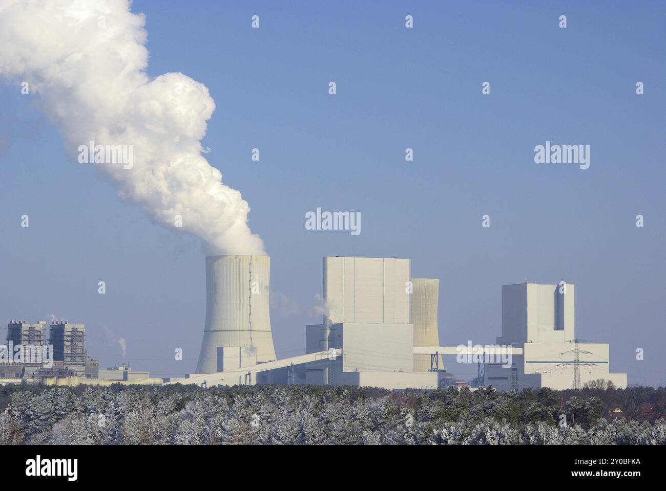 Boxberg power plant in winter, power plant Boxberg in winter Stock ...