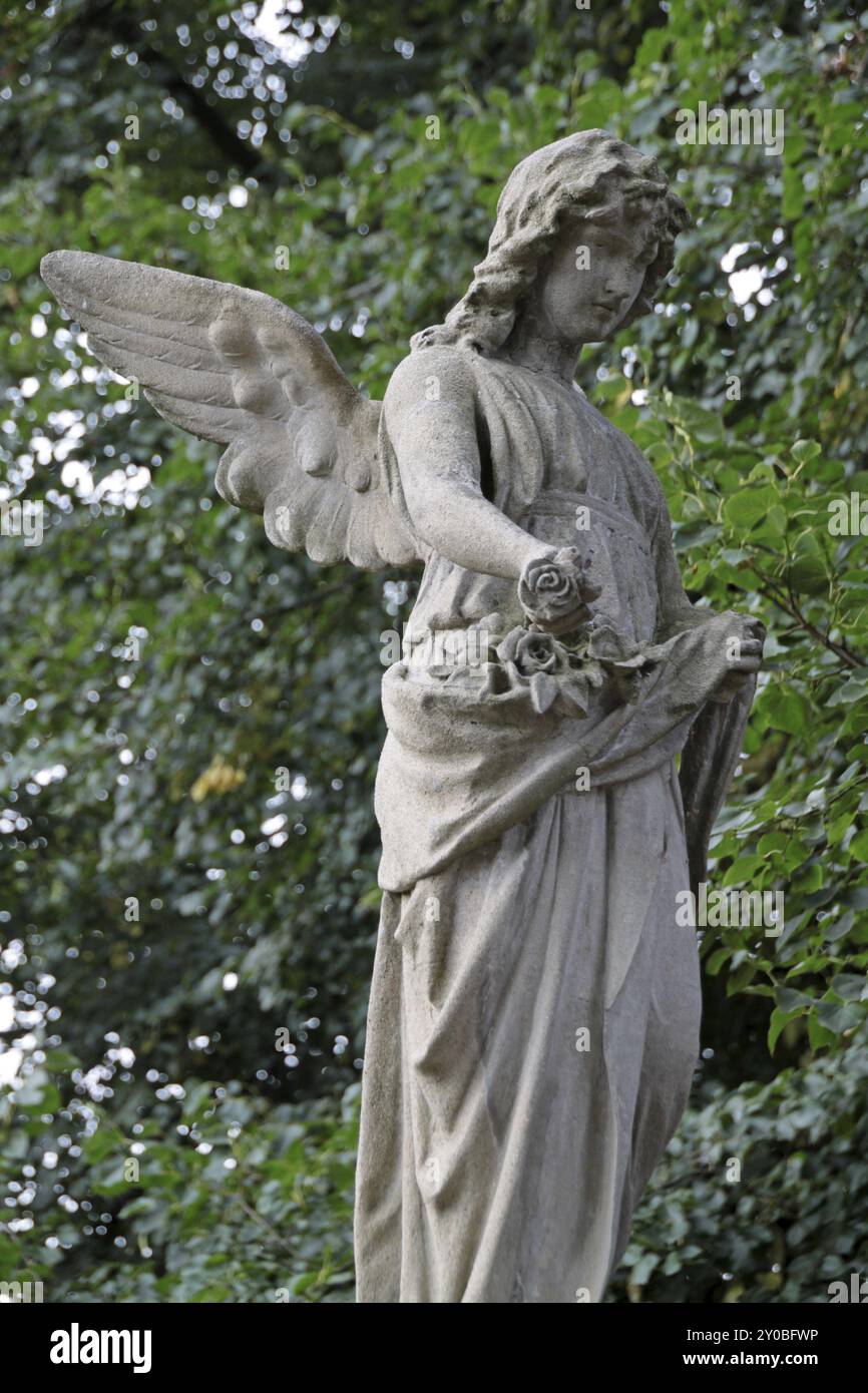 Angel mourns hi-res stock photography and images - Alamy