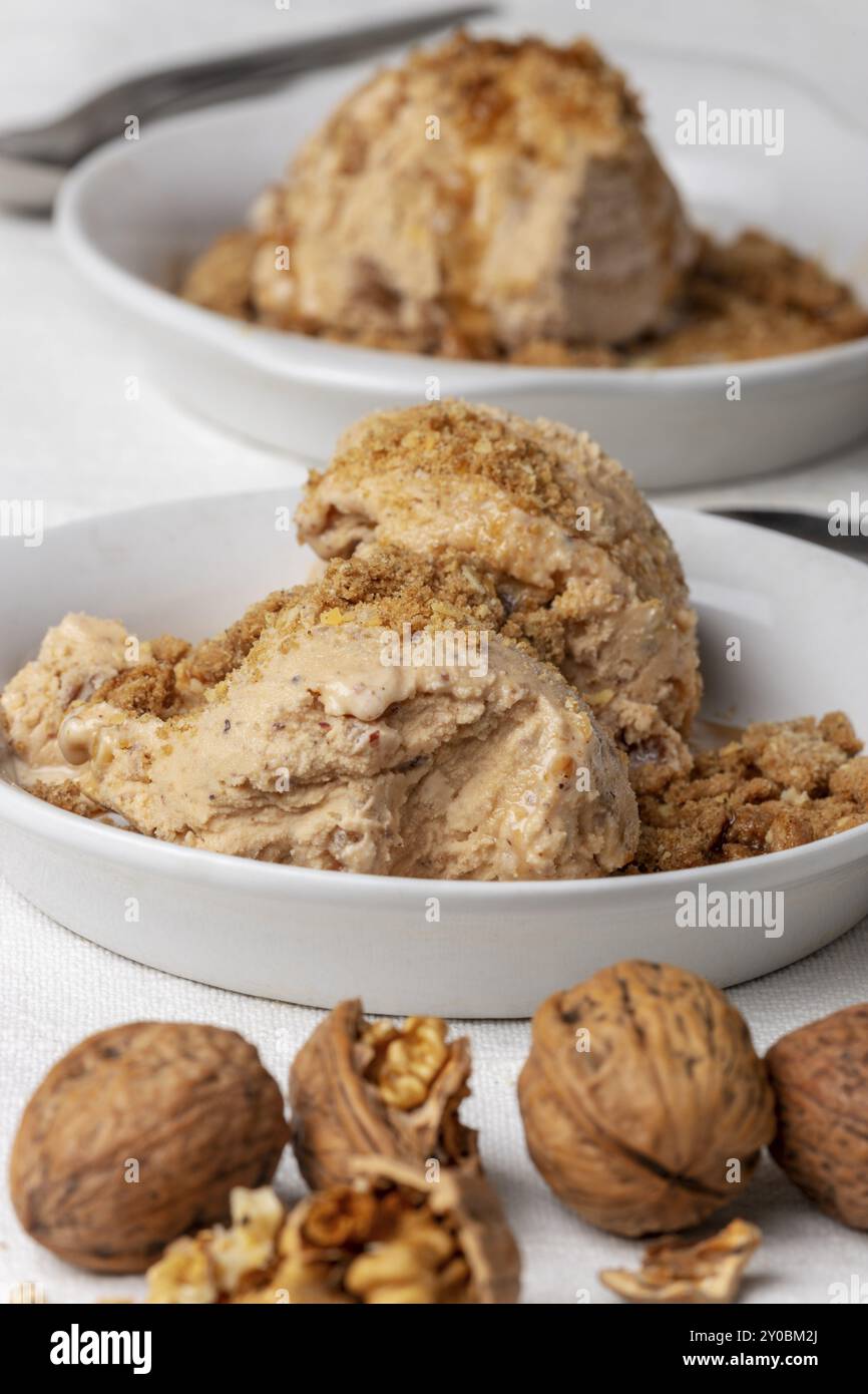 Walnut ice cream hi-res stock photography and images - Alamy