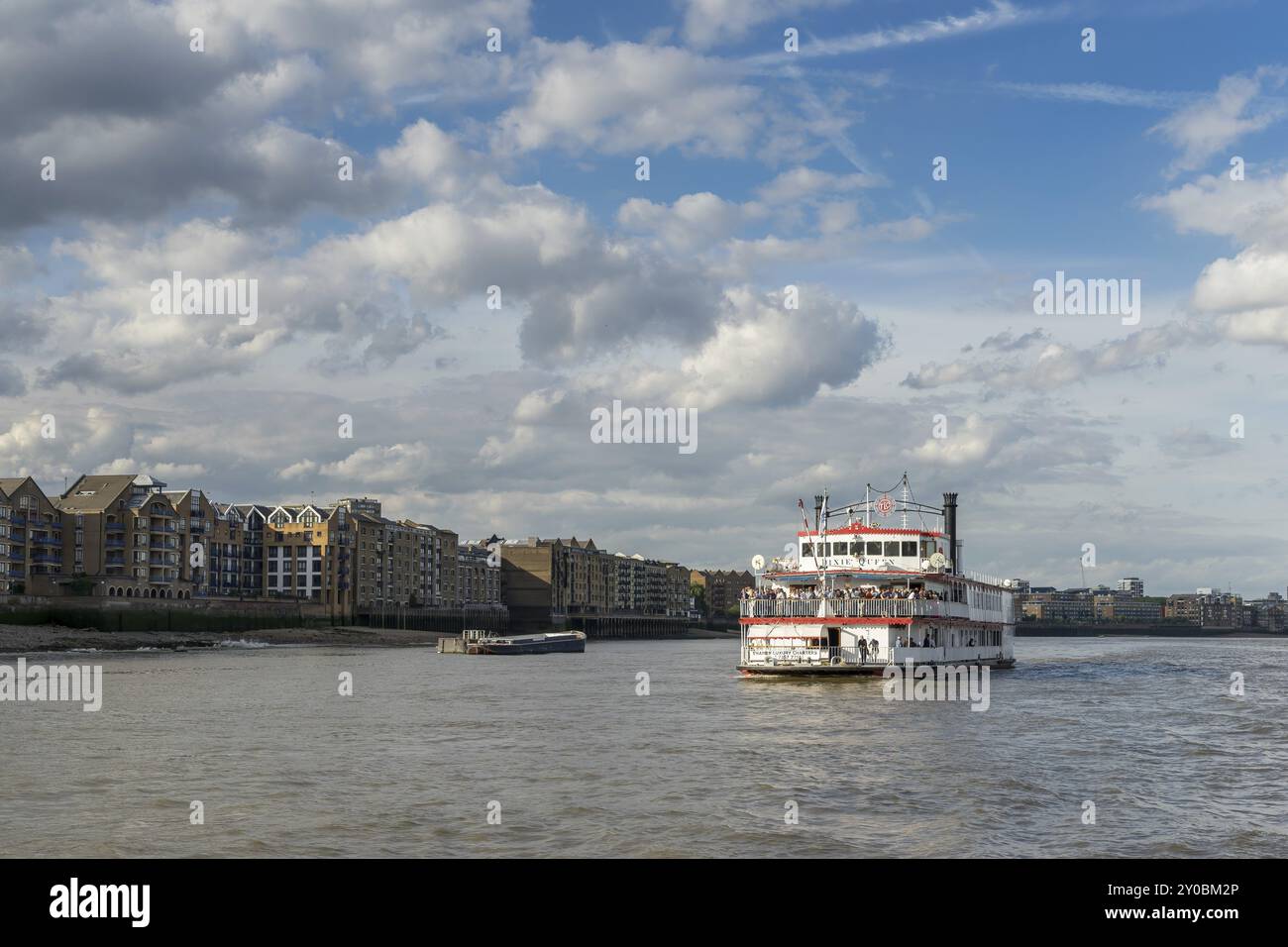 The Dixie Queen cruising along the River Thames Stock Photo - Alamy