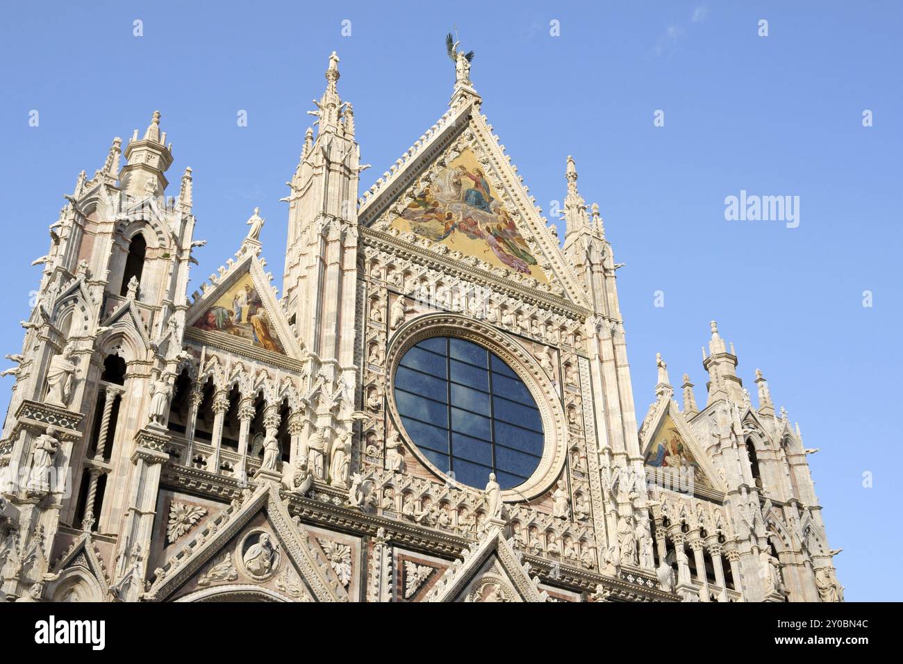 Facade of Siena Cathedral (Duomo di Siena) in Tuscan gothic style ...