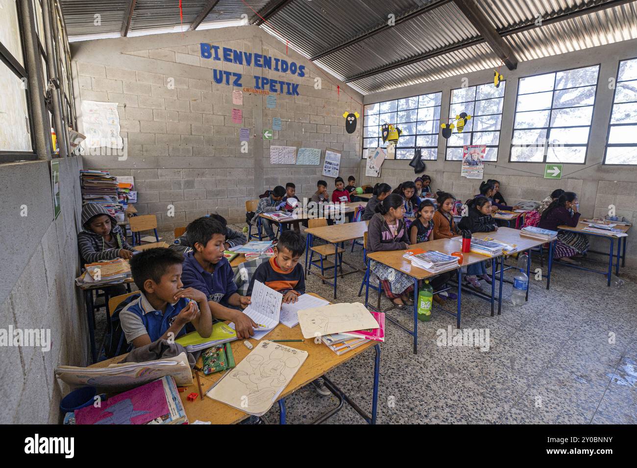 Aula de escuela primaria hi-res stock photography and images - Alamy