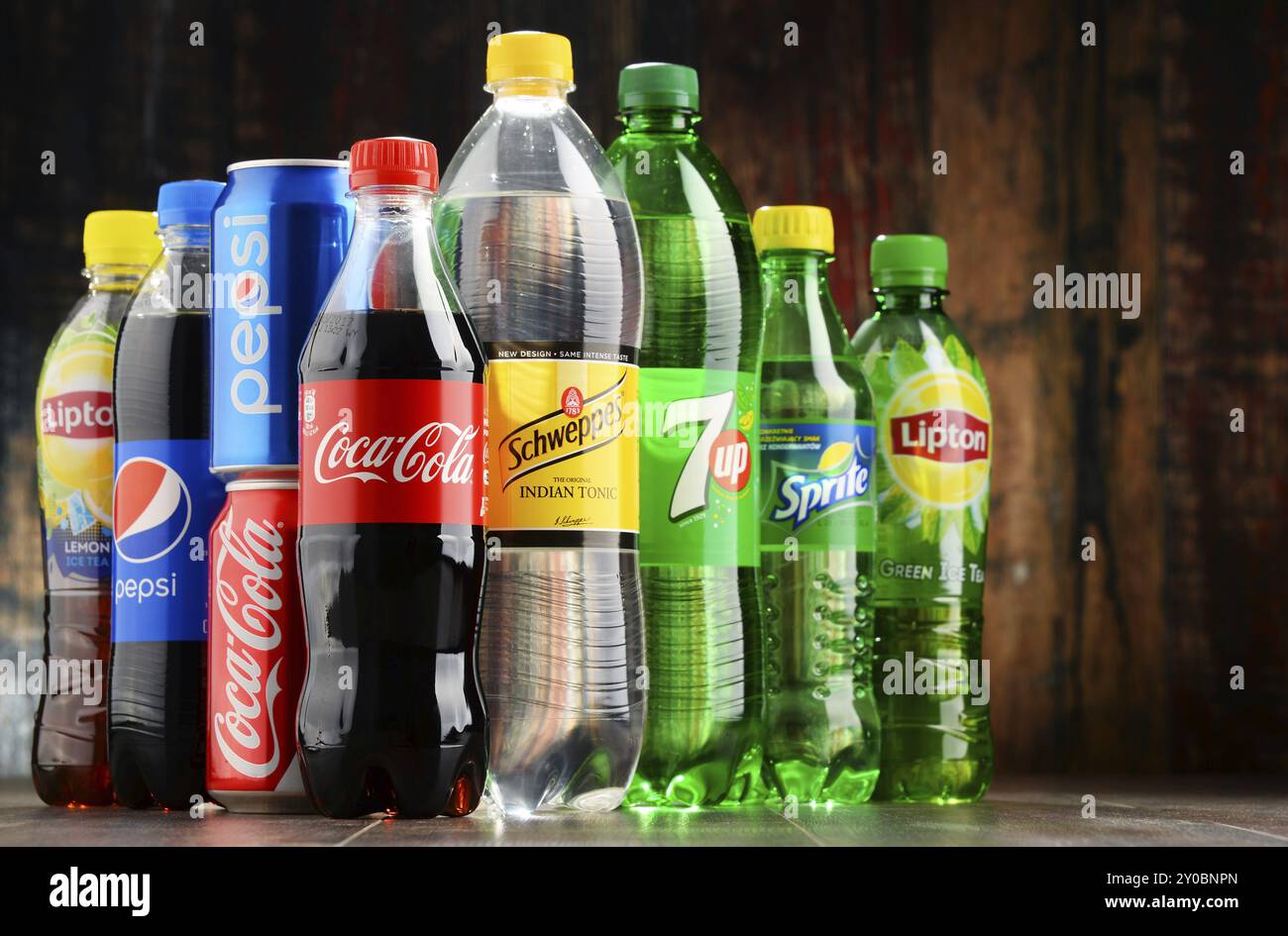 Coca cola cans bottles hi-res stock photography and images - Alamy