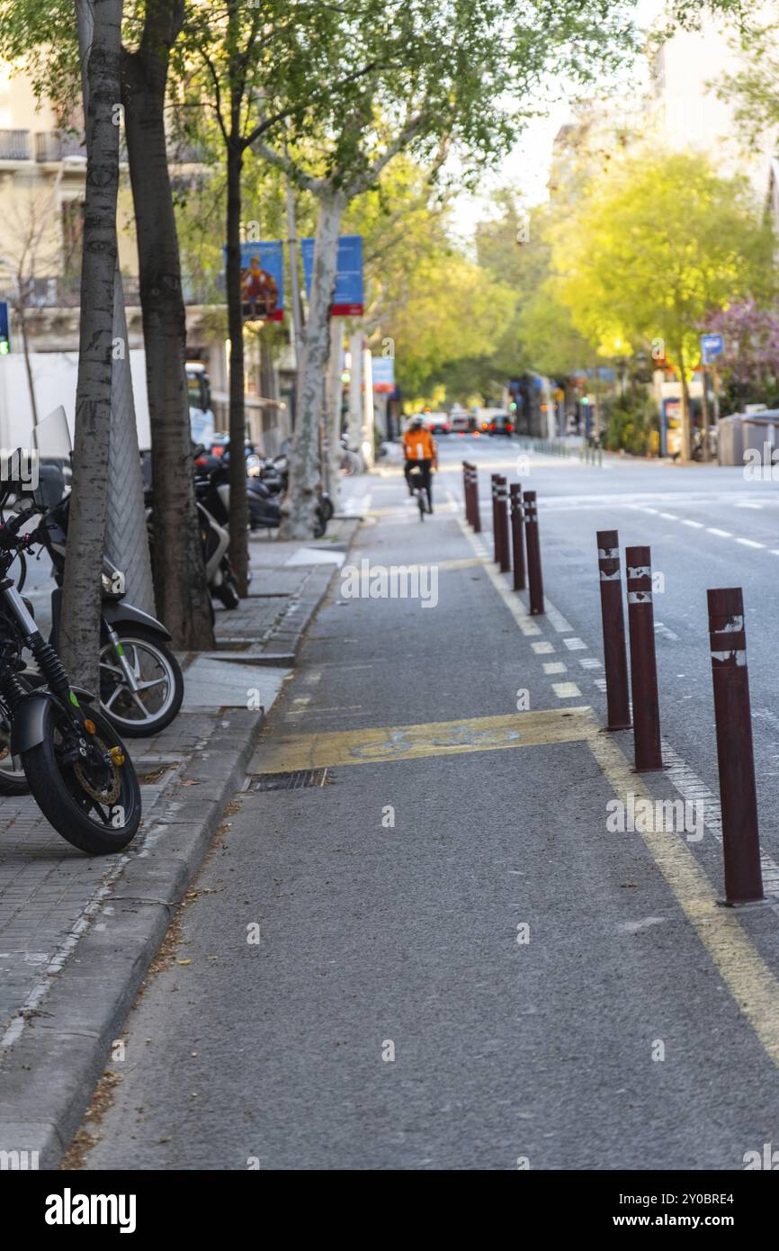Cycle lane marking hi-res stock photography and images - Alamy