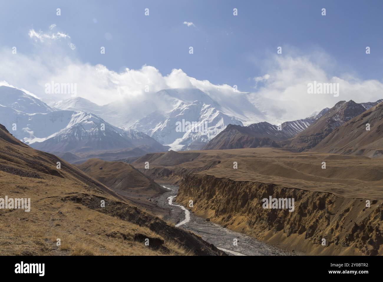 Pamir mountain range hi-res stock photography and images - Alamy