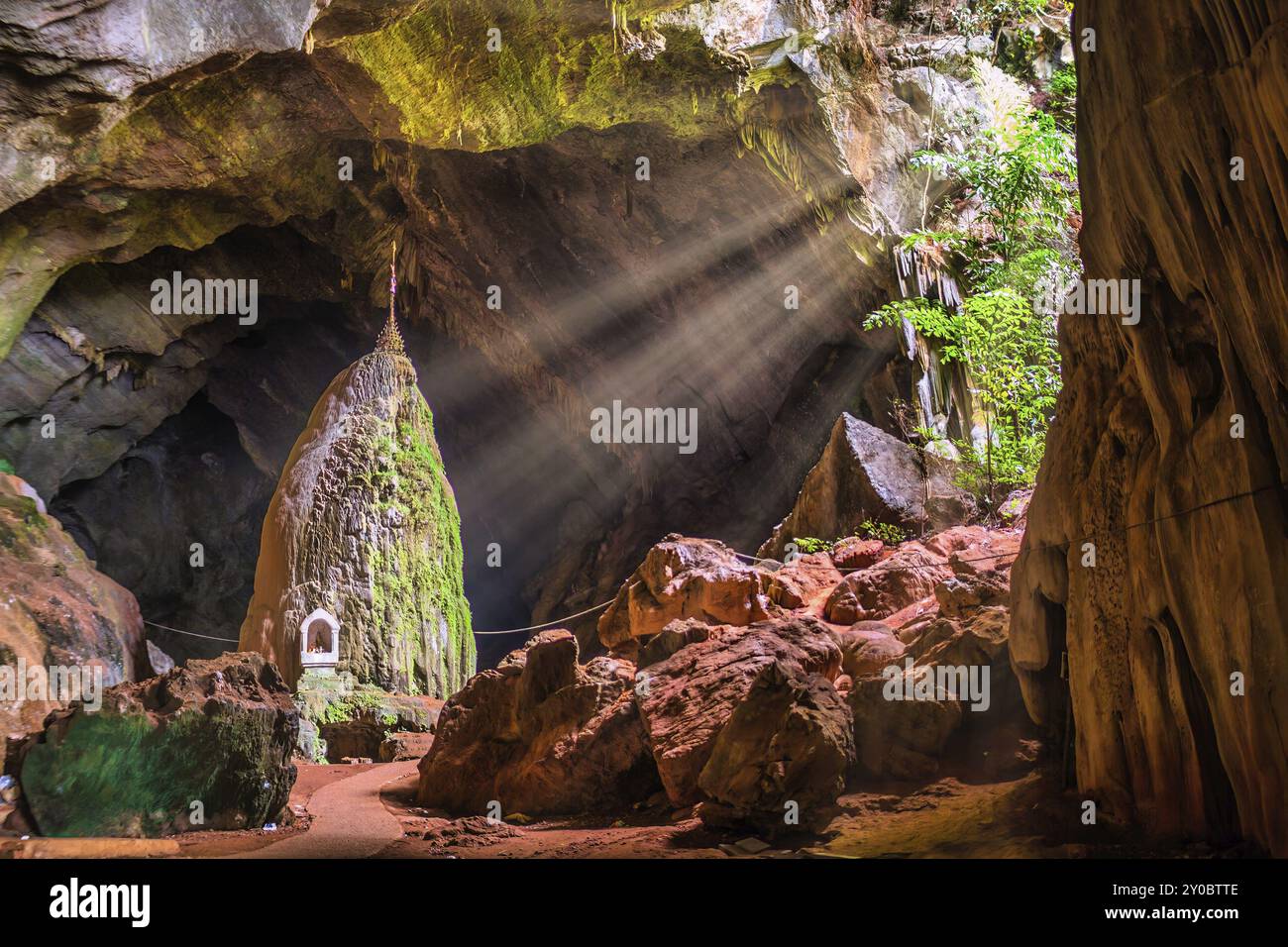 Sacred Sadan cave near Hpa-An in Myanmar Stock Photo - Alamy