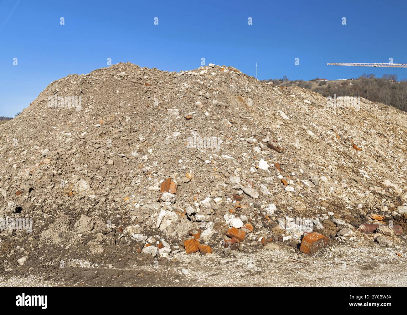 Construction cranes excavation pit hi-res stock photography and images ...