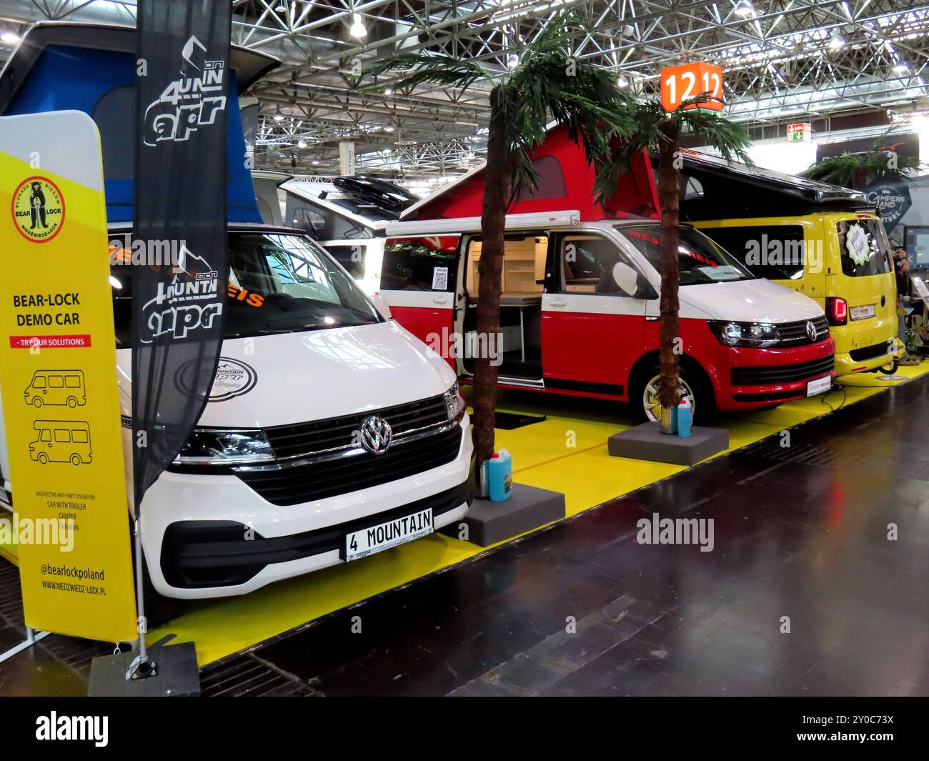 Vw bus urlaub hi-res stock photography and images - Alamy