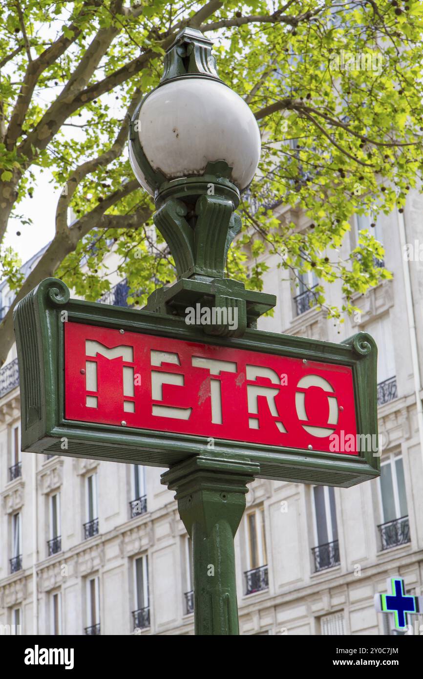 Metro sign in Paris Stock Photo - Alamy