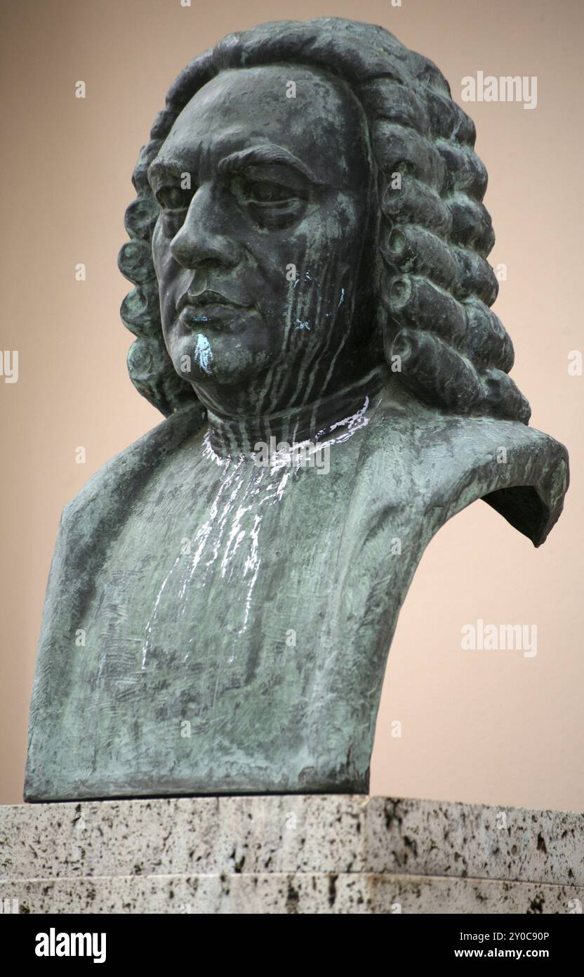 Bronze bust of Bruno Eyermann in Weimar at the Red Palace (Platz der ...