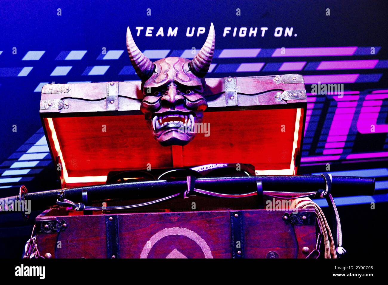 Team up hi-res stock photography and images - Alamy