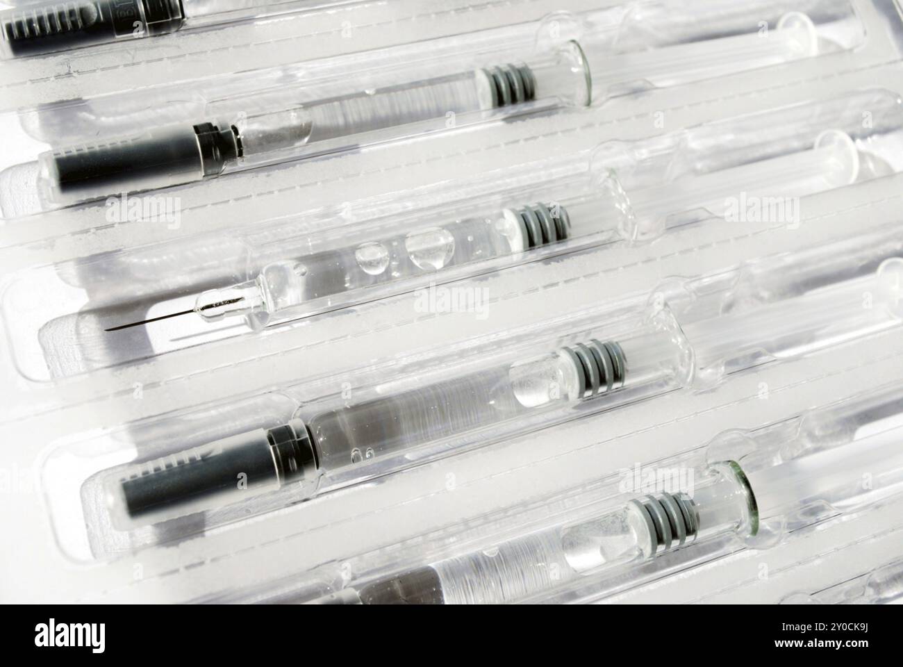 Syringes packet hi-res stock photography and images - Alamy