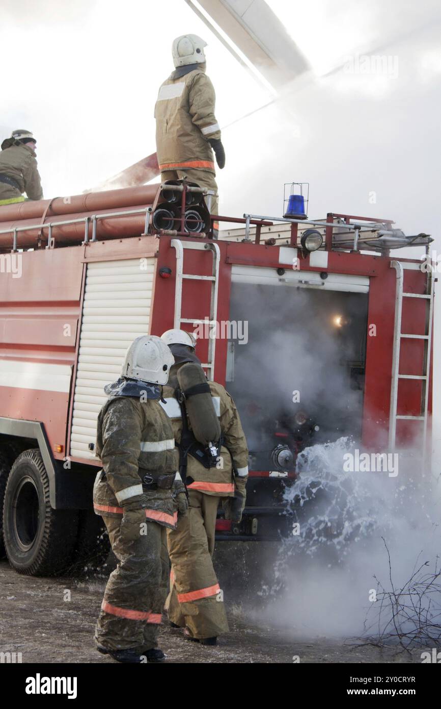 Burning fire smoke firefighter hi-res stock photography and images - Alamy