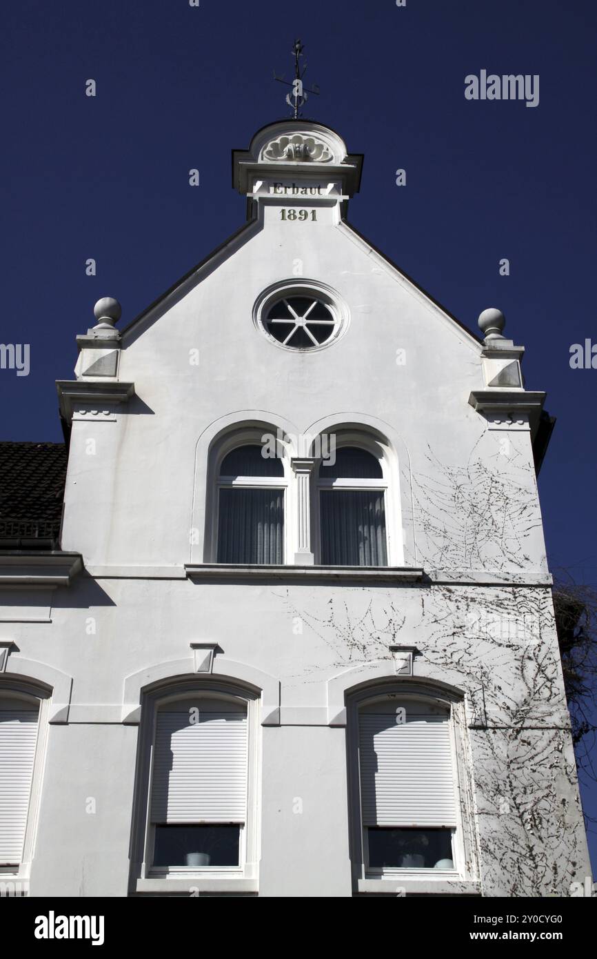 Gable sections hi-res stock photography and images - Alamy