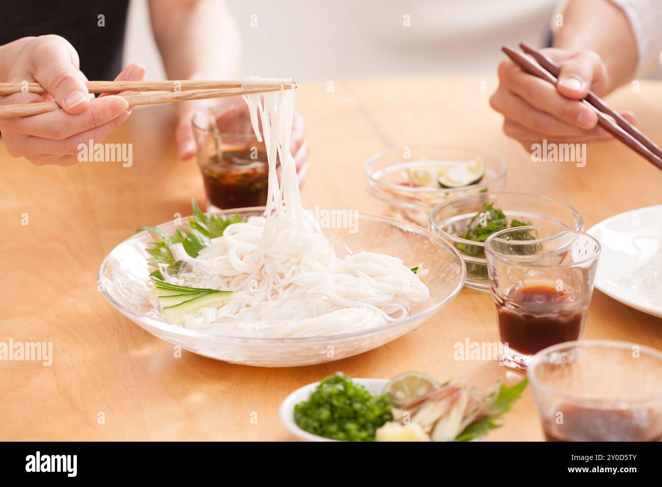 Faceless friends hi-res stock photography and images - Alamy