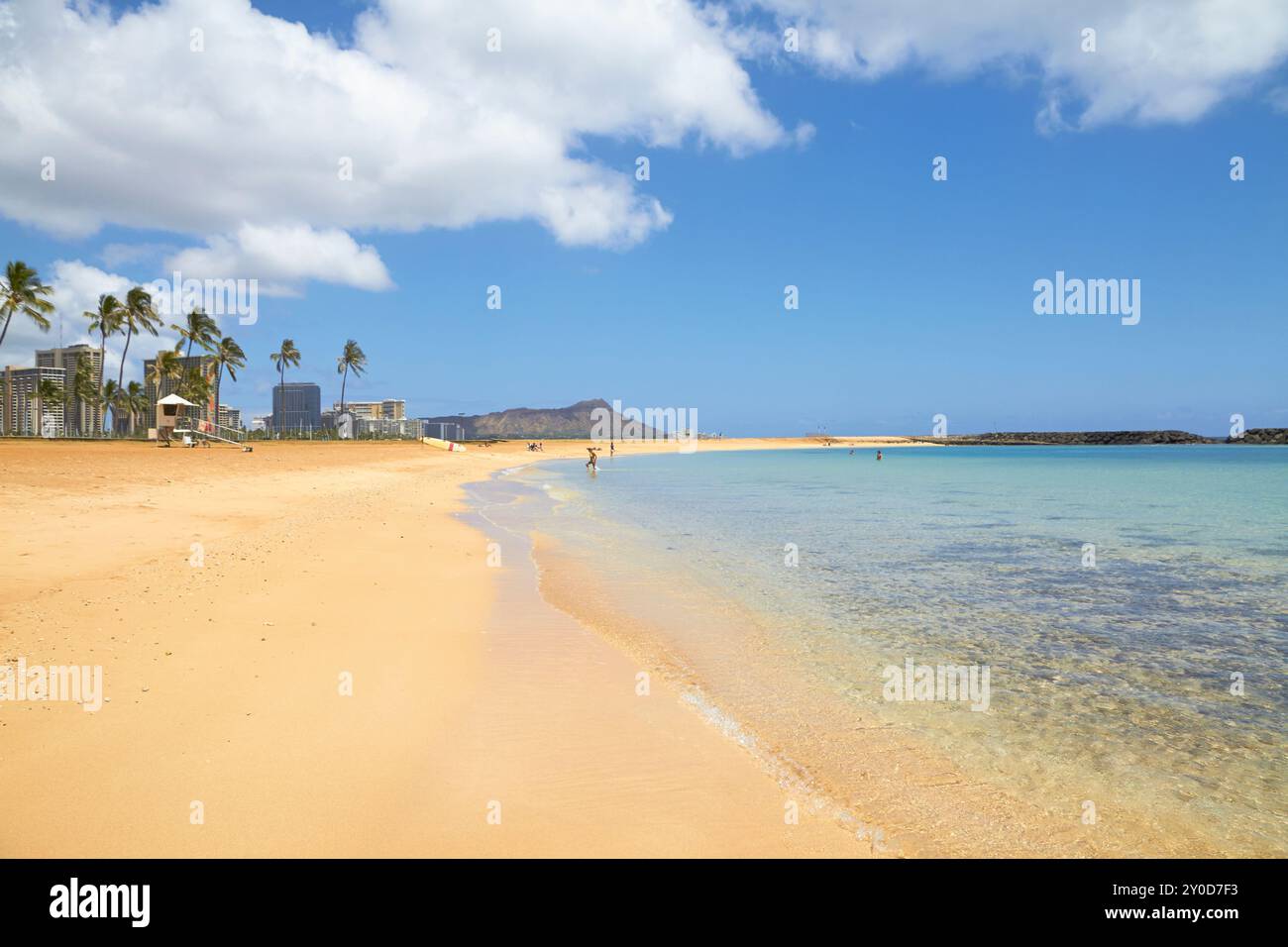 Ala Moana Beach and Diamond Head Stock Photo - Alamy