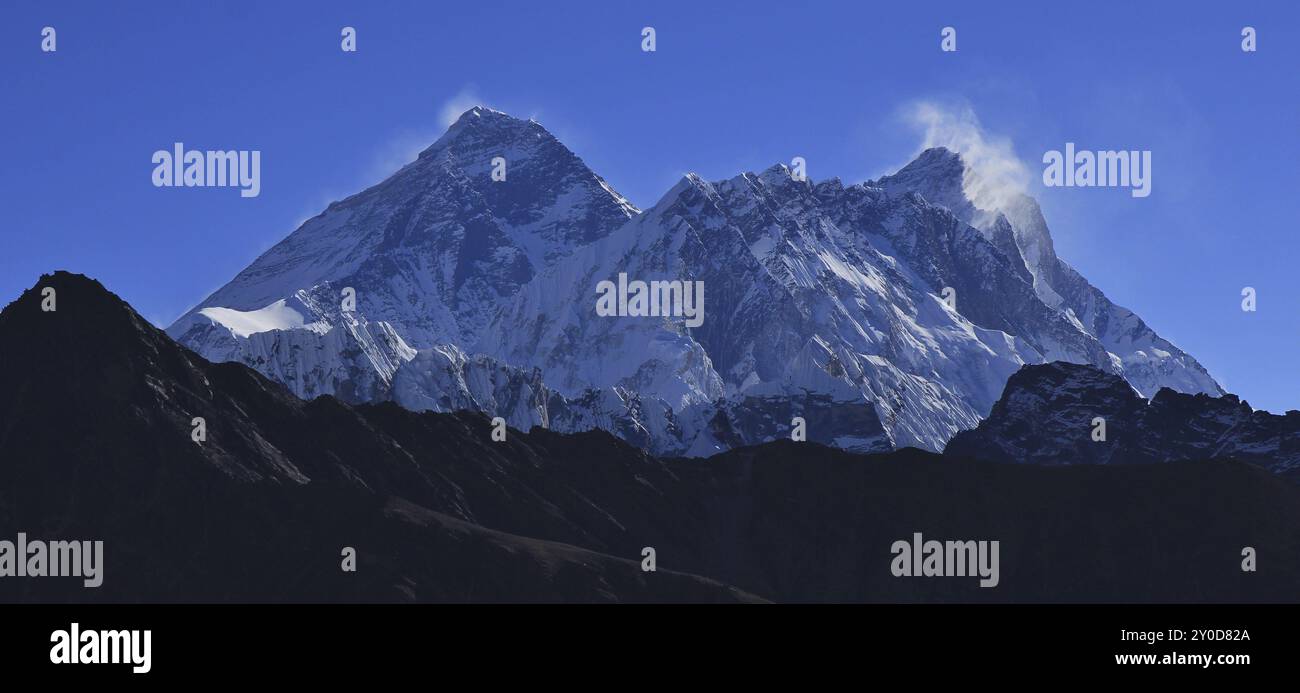 Mount Everest and Lhotse, view from Renjo La mountain pass Stock Photo ...