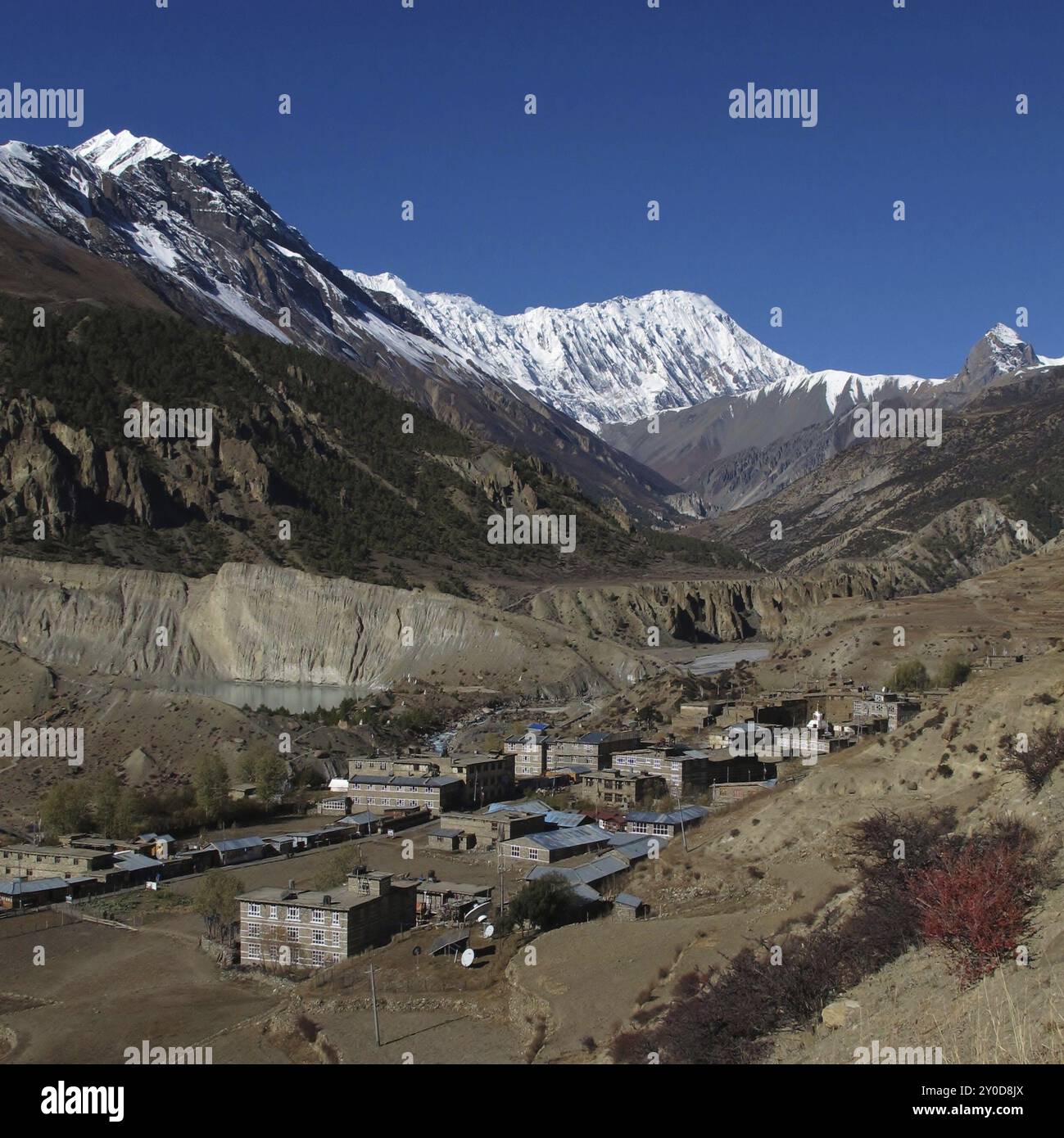 Manang, village in the Annapurna Conservation Area, Nepal, Asia Stock ...