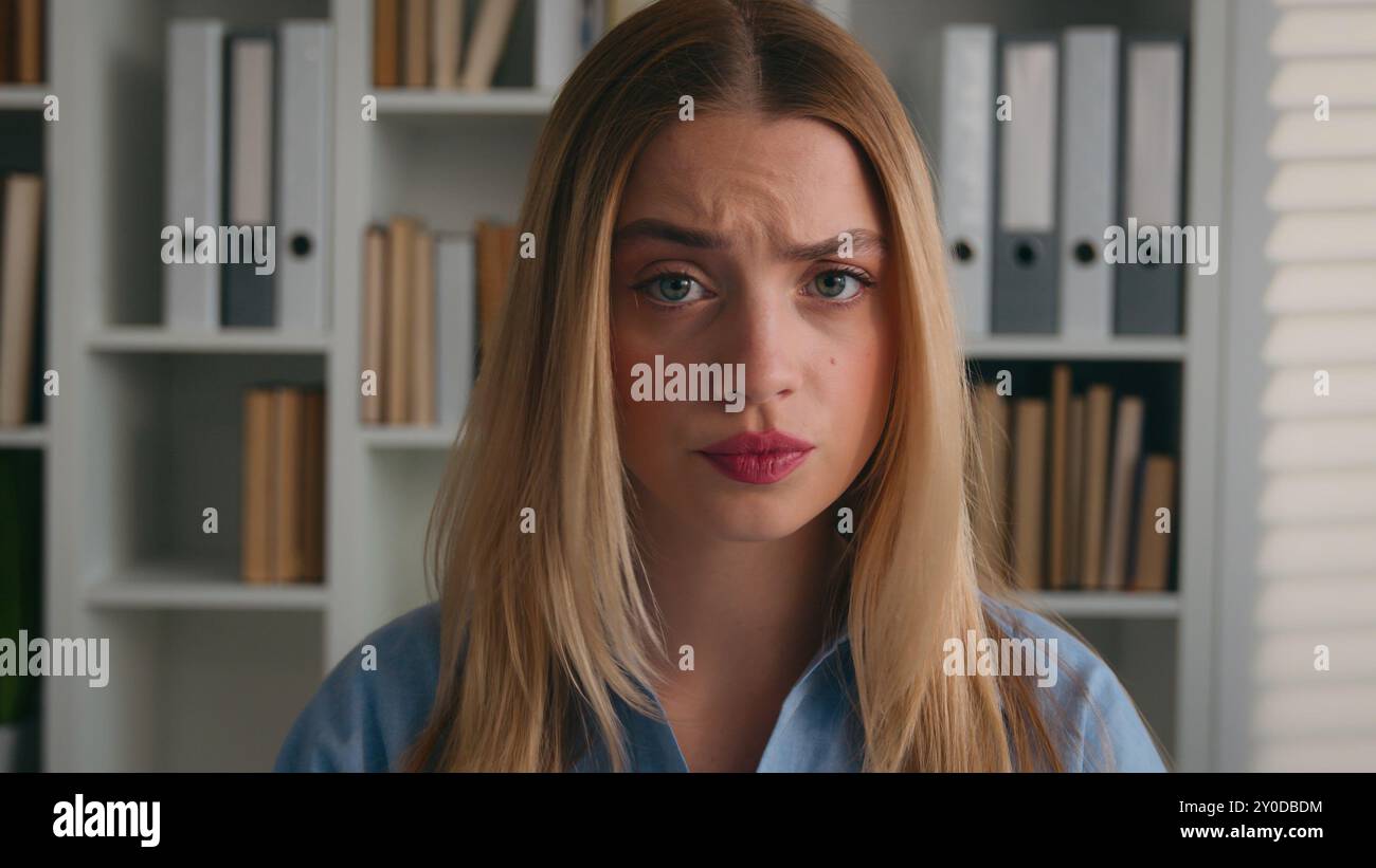 Woman shaking head in denial hi-res stock photography and images - Alamy