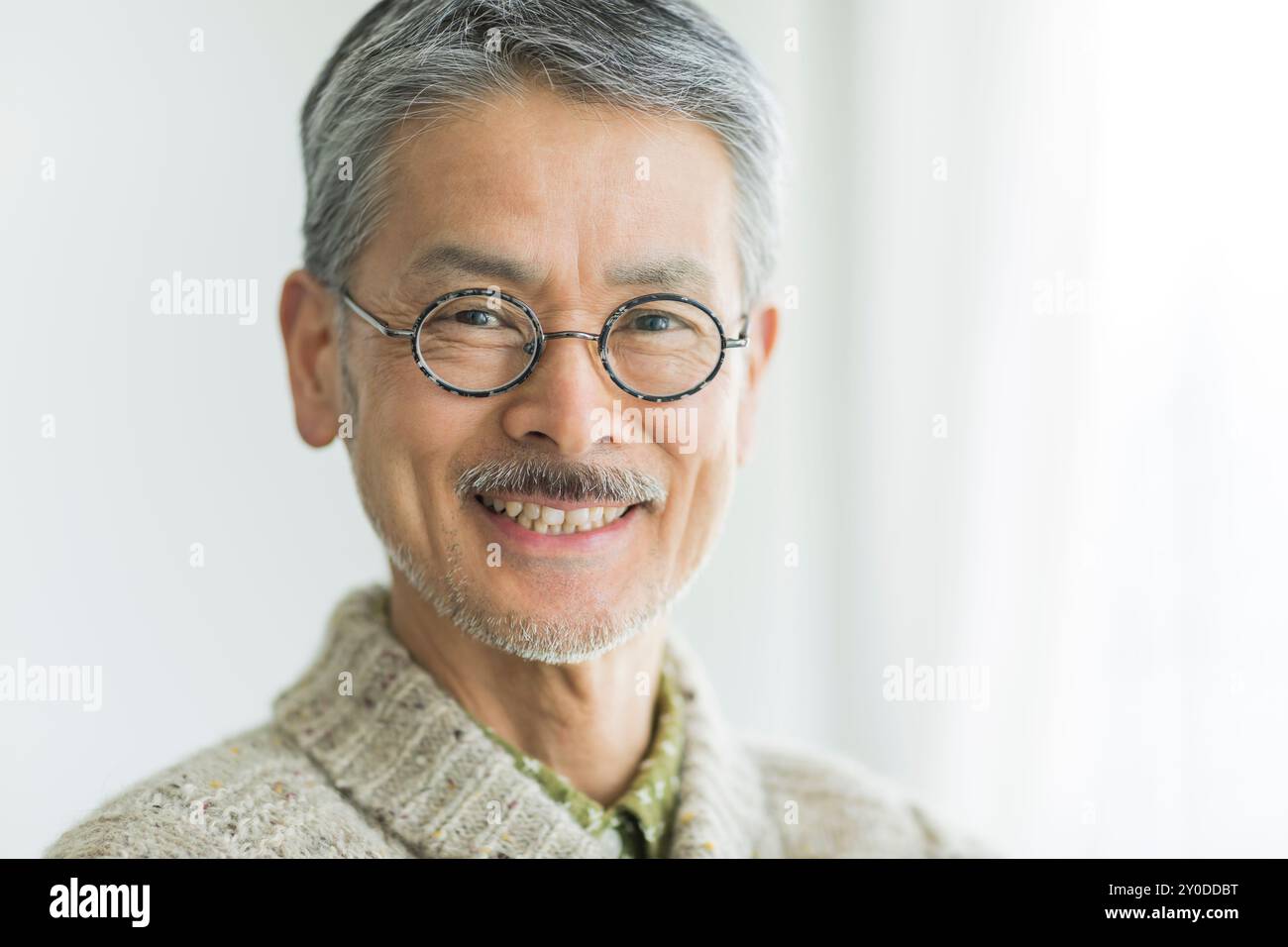 Elderly Japanese man Stock Photo - Alamy