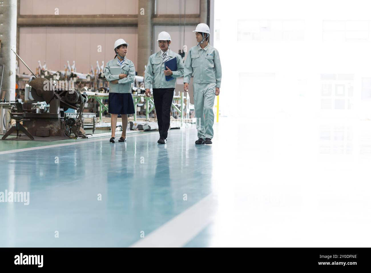 Japan factory workers hi-res stock photography and images - Alamy