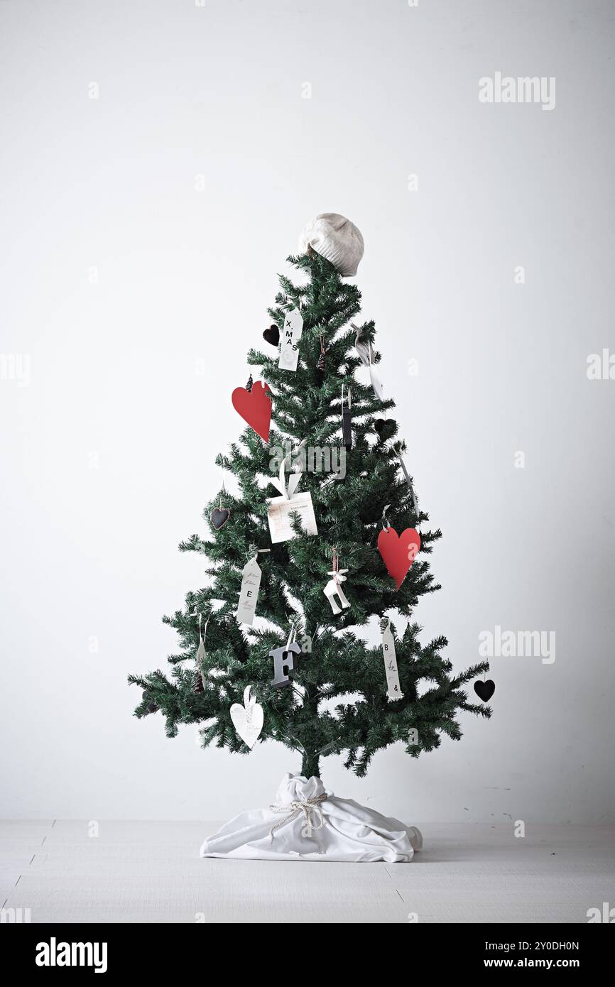 Christmas tree in craft hi-res stock photography and images - Alamy