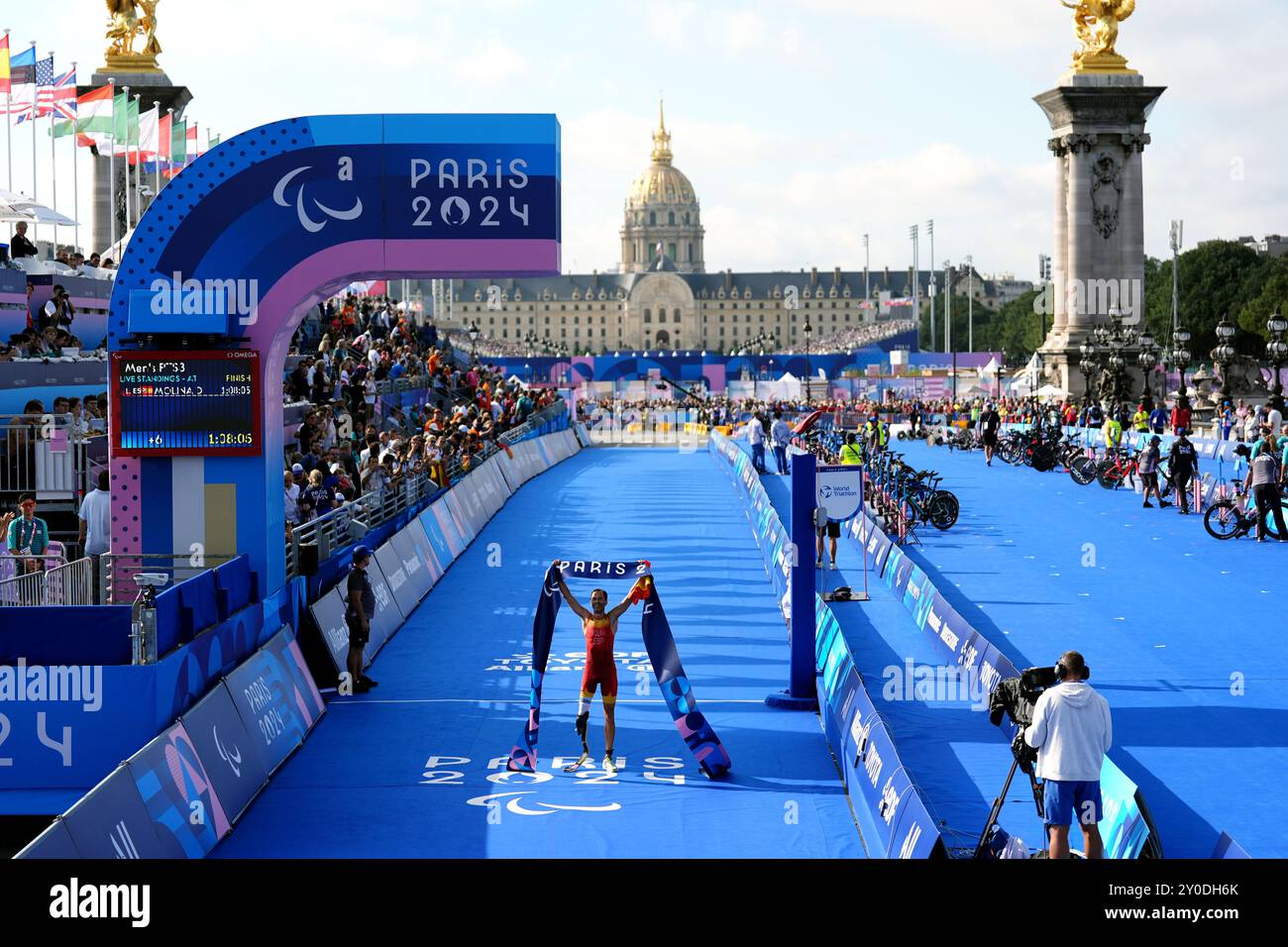 Spain's Daniel Molina crosses the line to win the Men's PTS3 Para ...