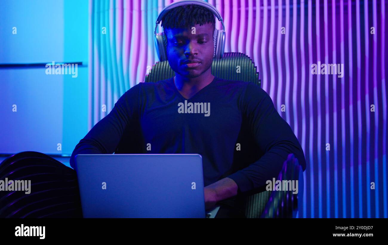 Video game system headphones hi-res stock photography and images - Alamy