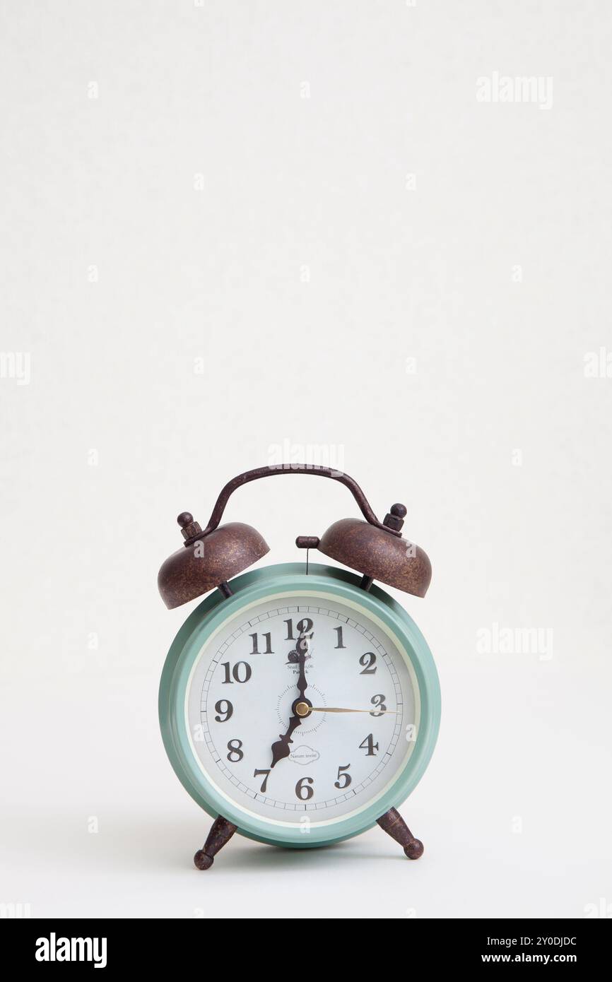 Still alarm clock hi-res stock photography and images - Alamy