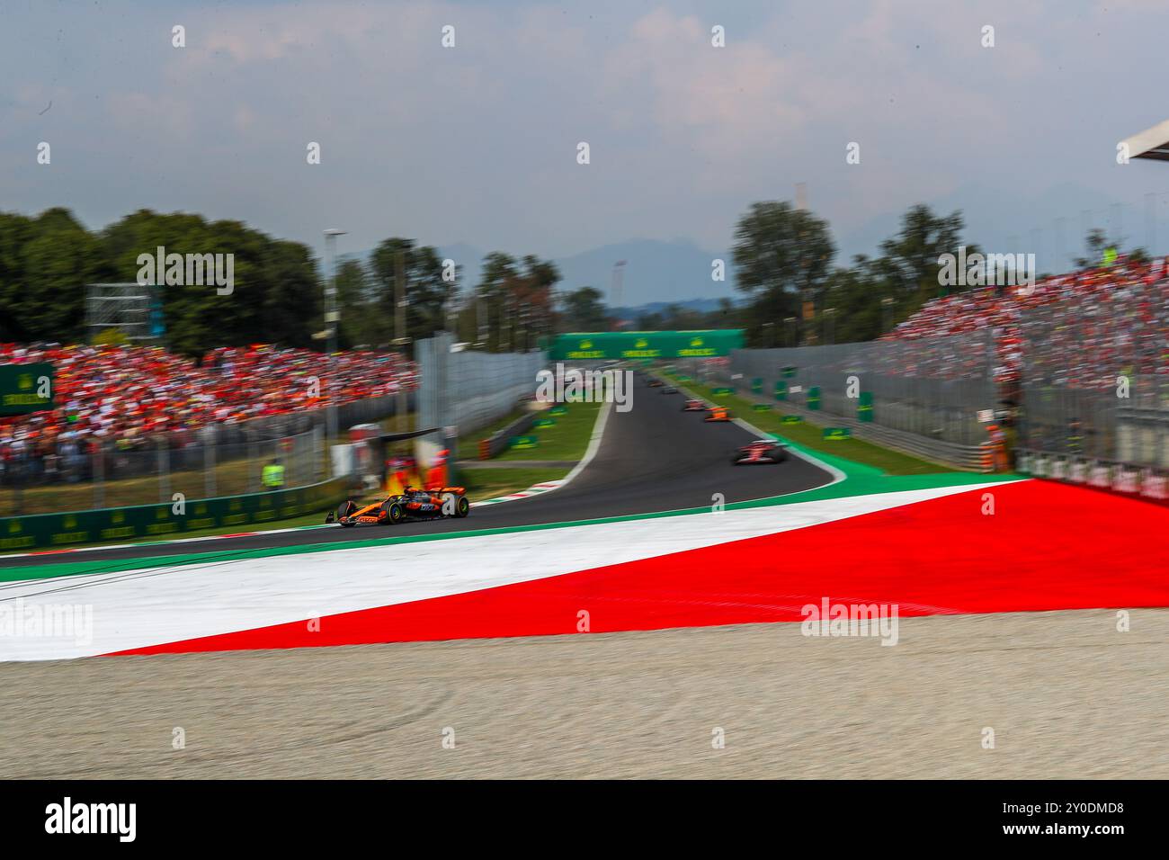 Oscar Piastri (AUS) - McLaren Formula 1 Team - McLaren MCL38 - Mercedes ...