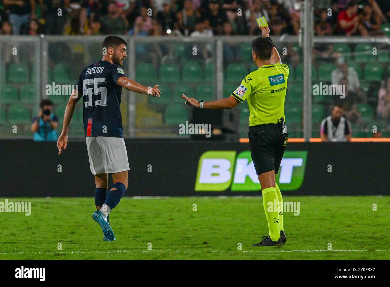 Yellow card for Andrea Hristov (Cosenza Calcio) during the Italian ...
