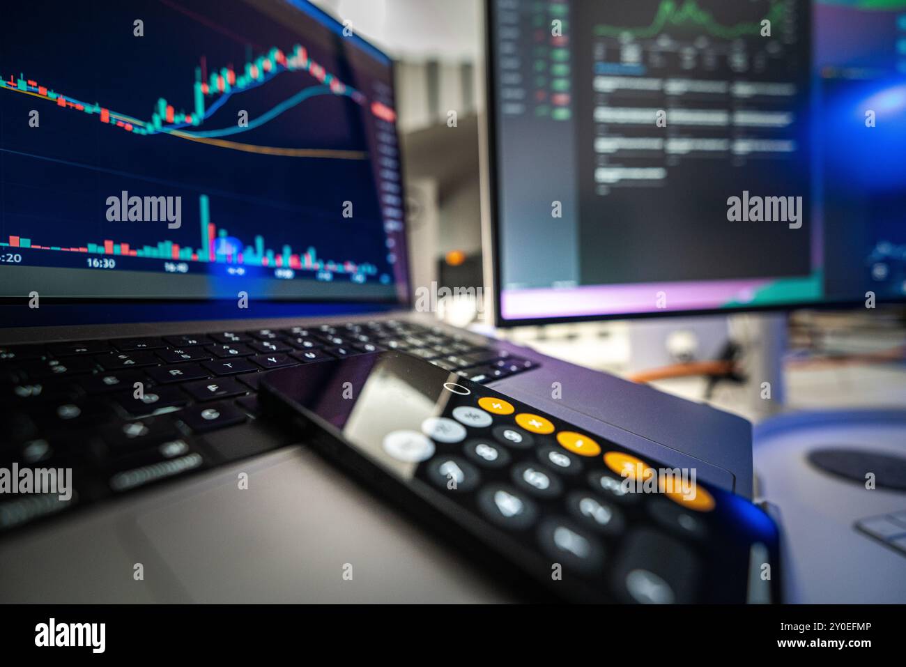 Laptop finance charts hi-res stock photography and images - Alamy