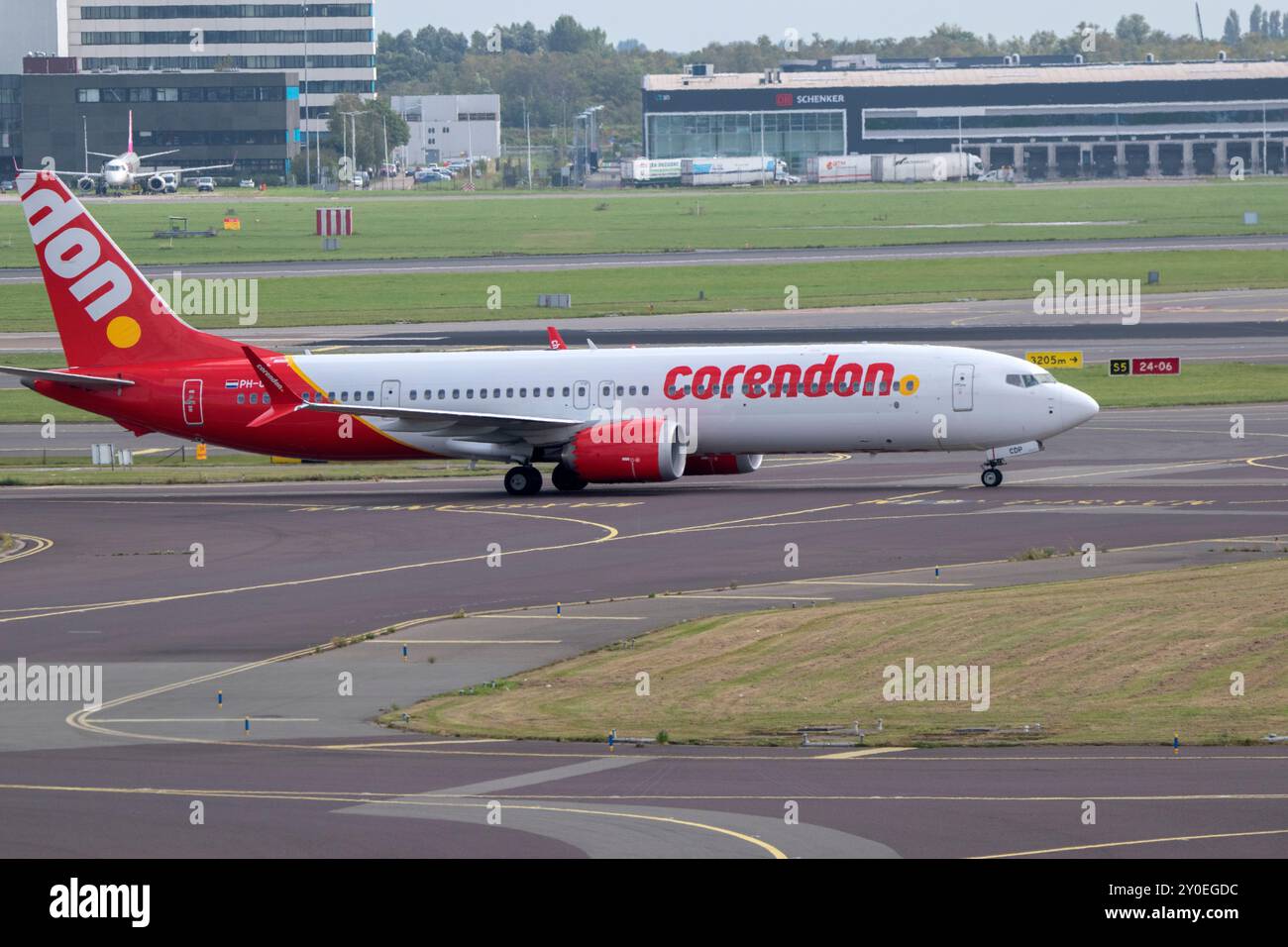Corendon dutch airlines boeing hi-res stock photography and images - Alamy
