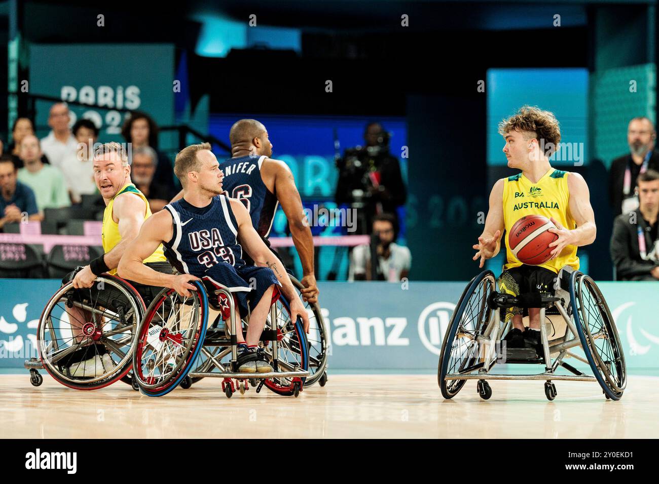 PARIS, FRANKREICH 01. September - Rollstuhlbasketball Australien - USA ...