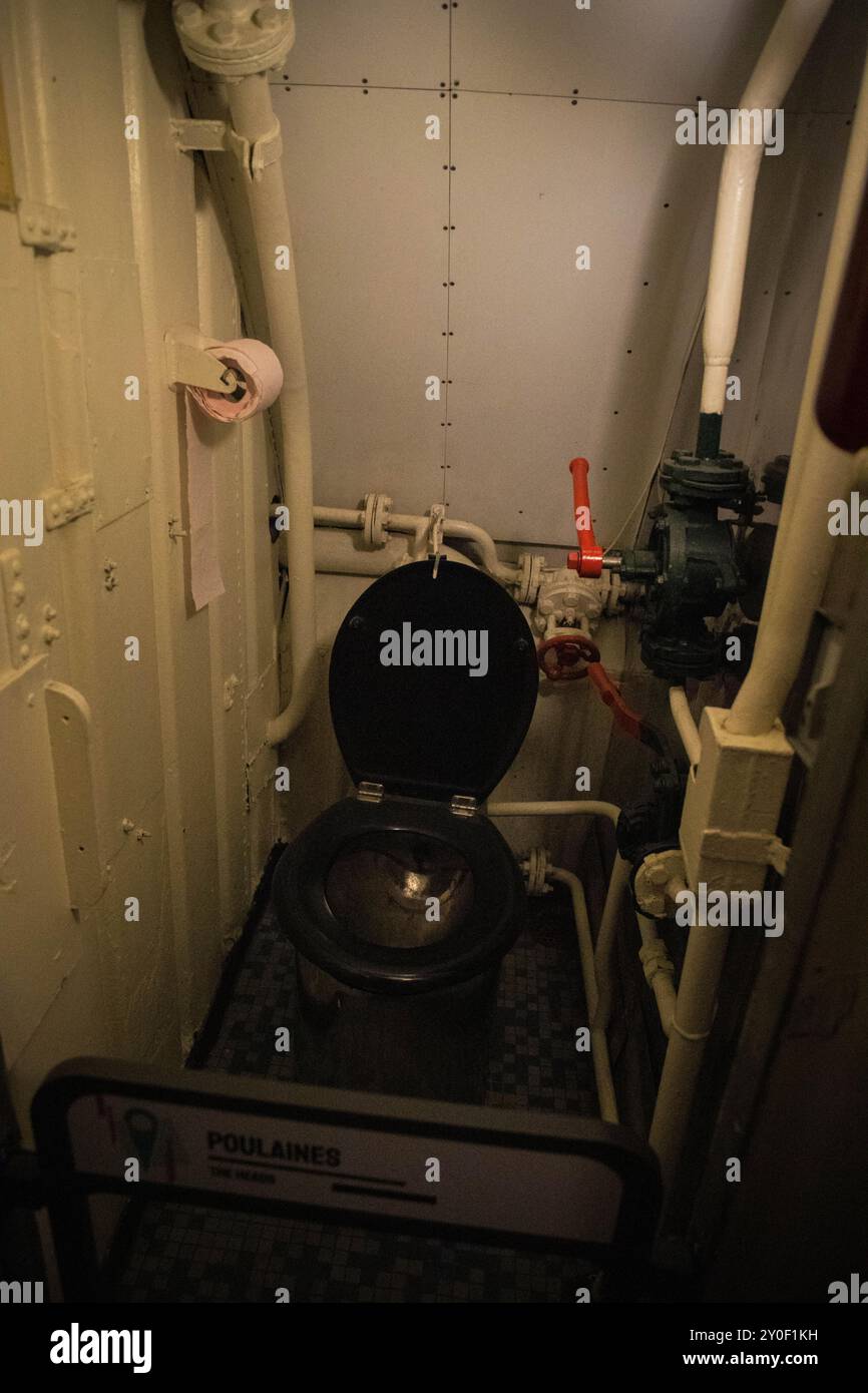 Latrine 1960s hi-res stock photography and images - Alamy