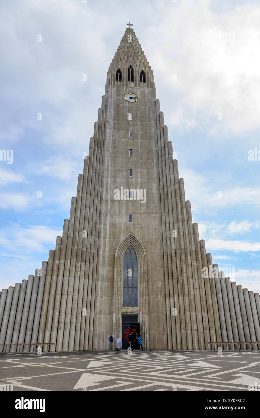 Hallgrimskirkja church hallgrimur in hi-res stock photography and ...