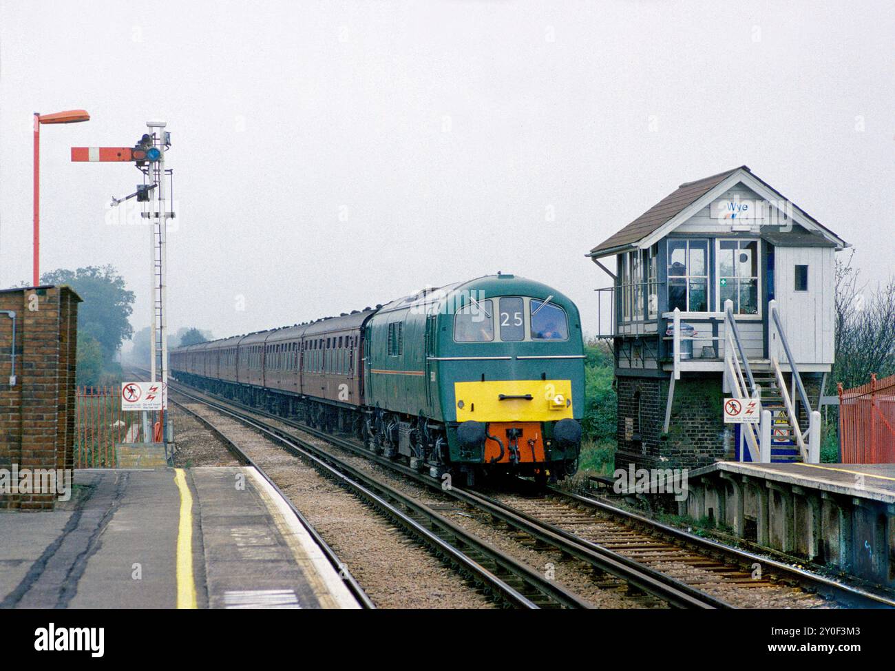 Class 71s hi-res stock photography and images - Alamy