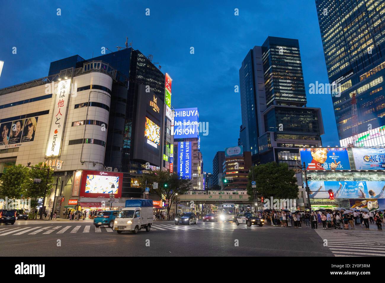 Tokyo shibuya metro hi-res stock photography and images - Alamy