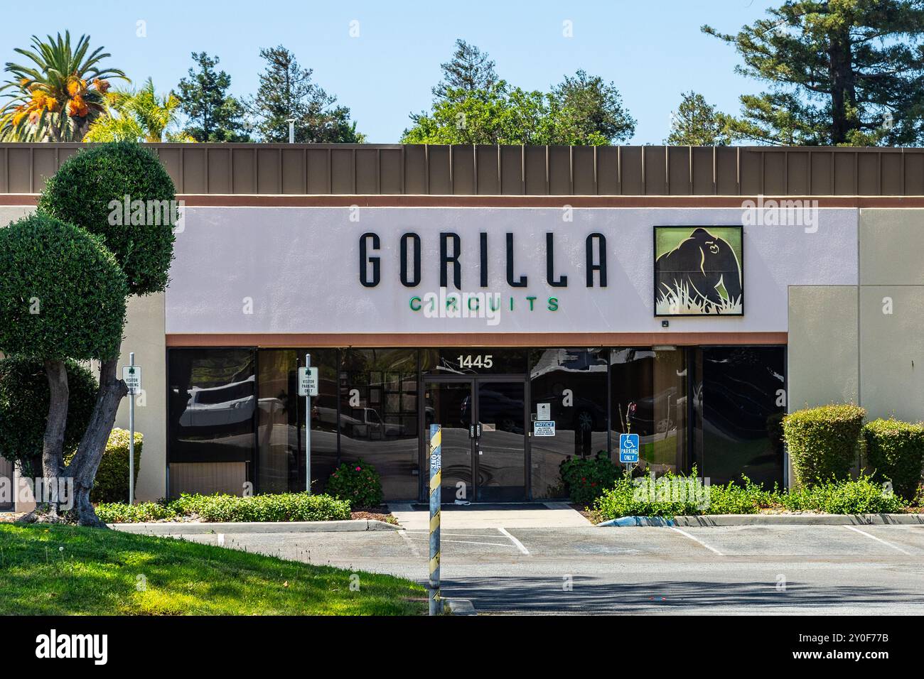 Gorilla circuits hi-res stock photography and images - Alamy