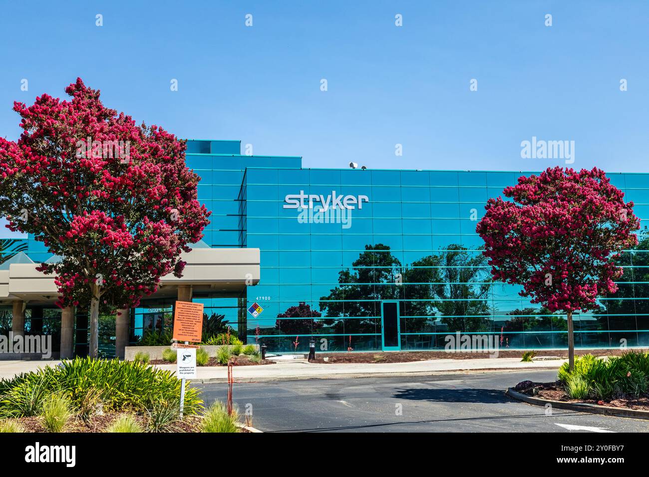 Stryker corporation logo hi-res stock photography and images - Alamy